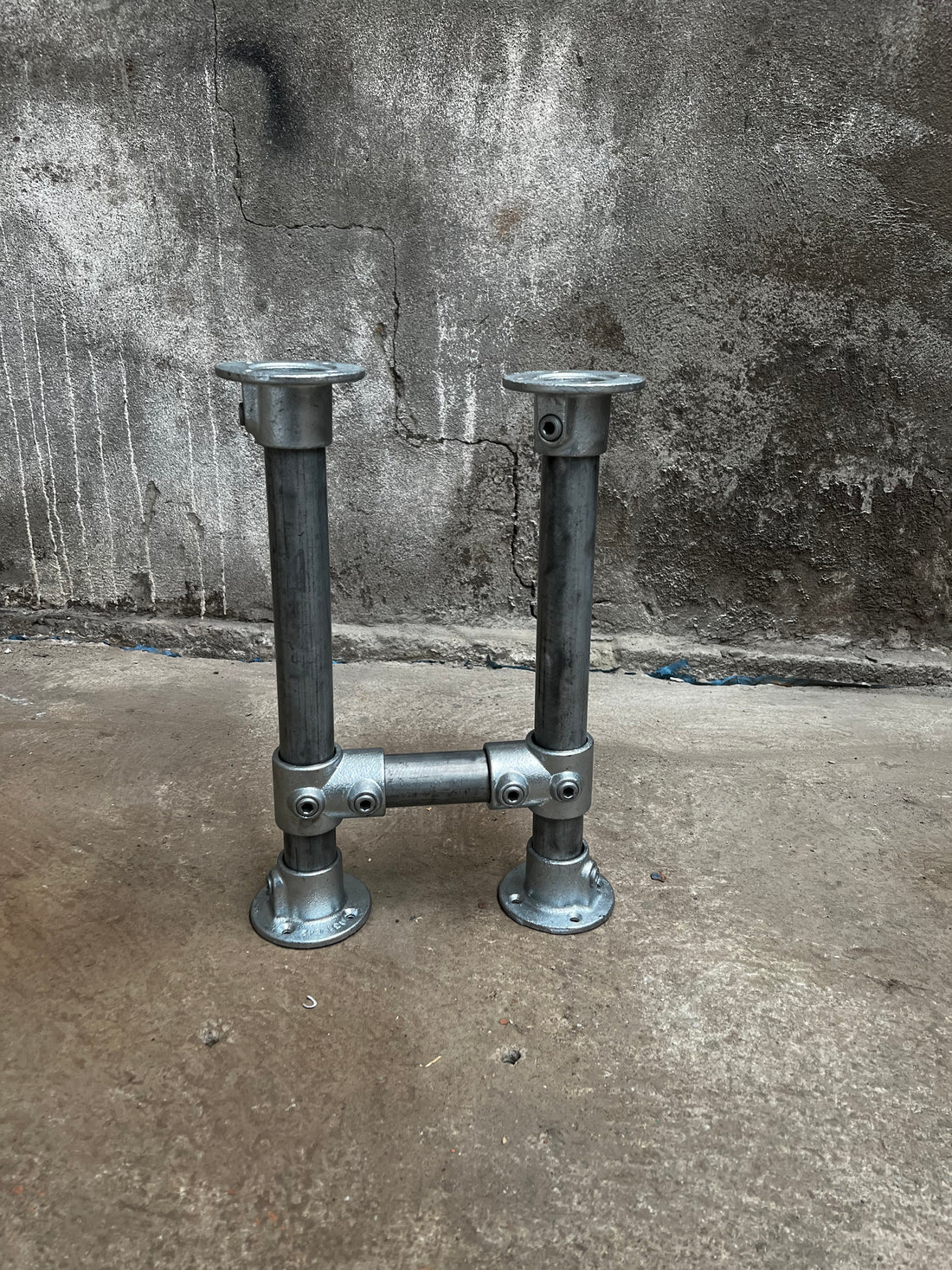 Galvanised pipe Table Leg Metal Dining Coffee Bench galvanised outside – VDS Metalworks