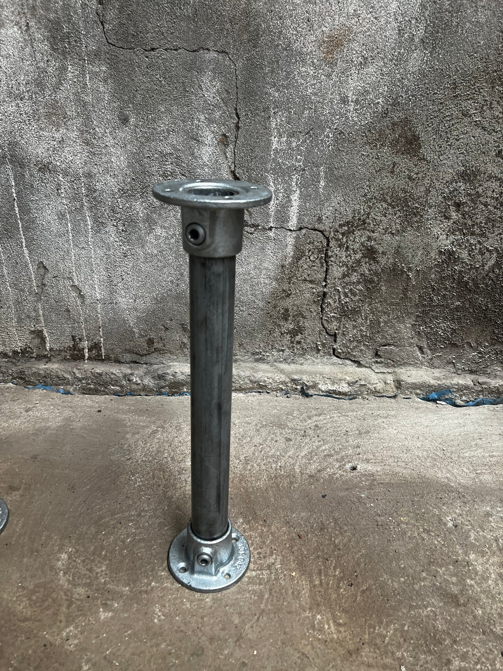 Galvanised Pipe leg with two flanges – VDS Metalworks
